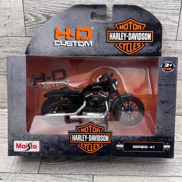 Harley-Davidson | Toys | Maisto Hd Custom Harley Davidson Series 4 118 ...